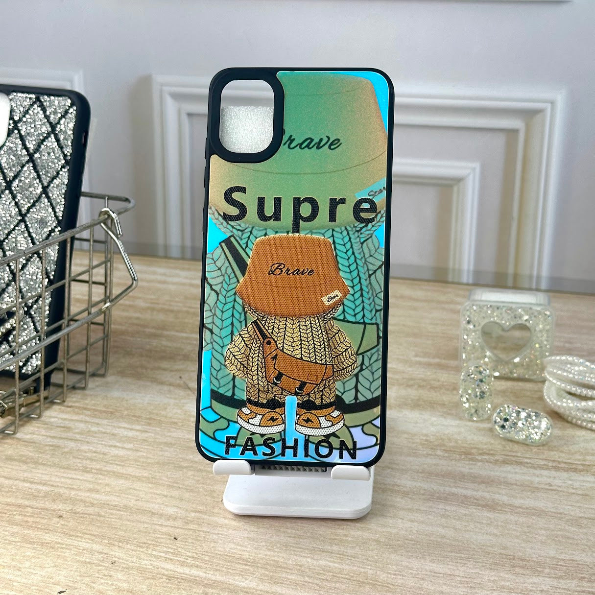 SUPREME SM A05 – Silver Case